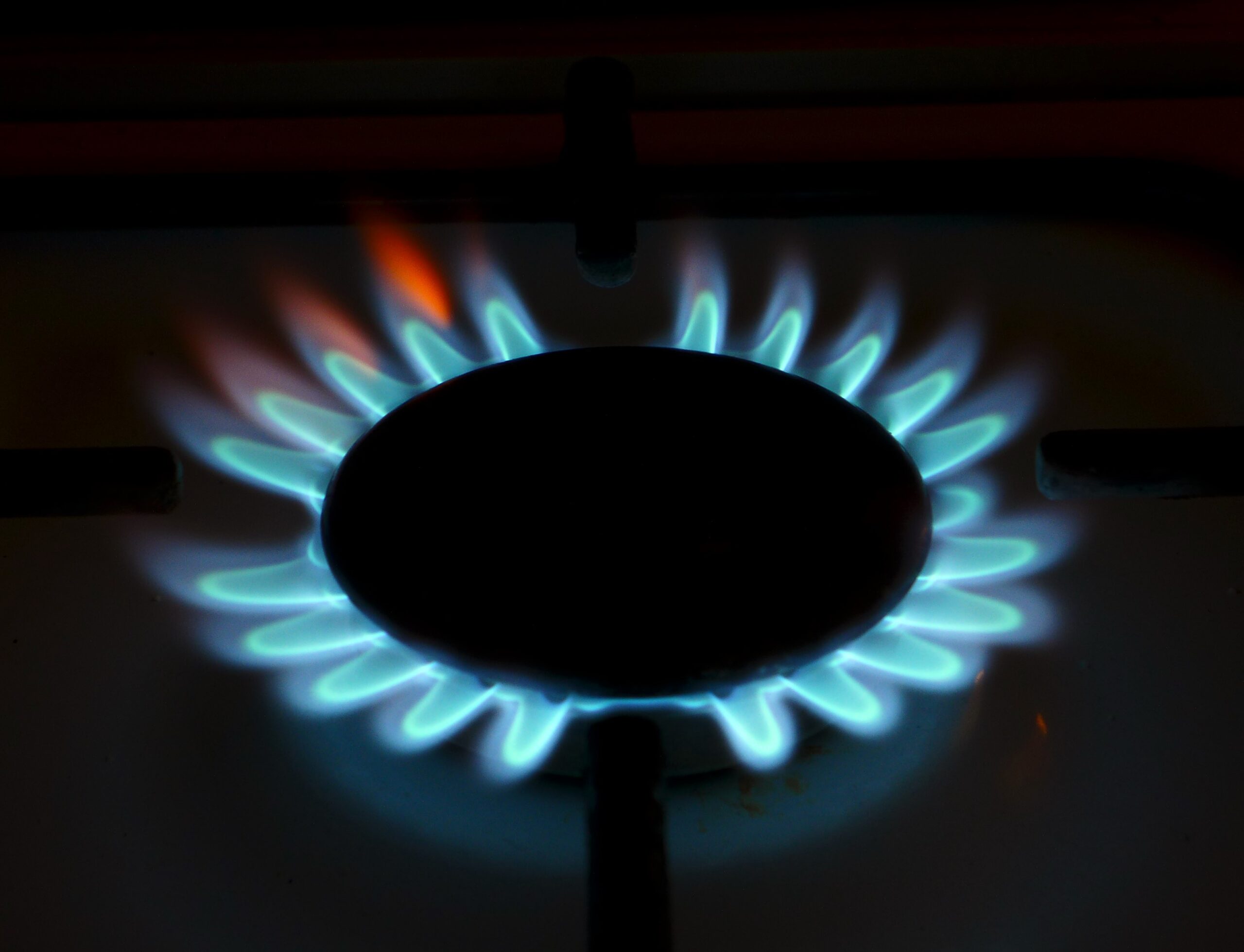 Business Hunter Warns Stalling Gas Projects Pose Economic Risks - 2NURFM