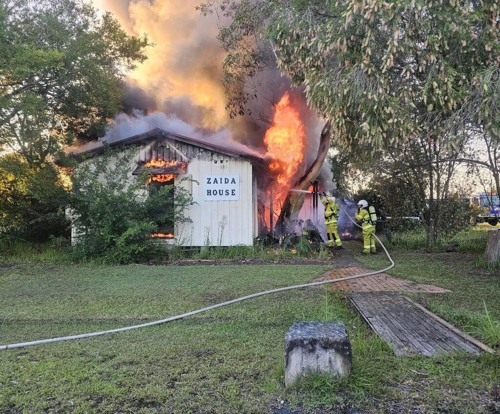 Fire Destroys Building At Avondale School - 2NURFM